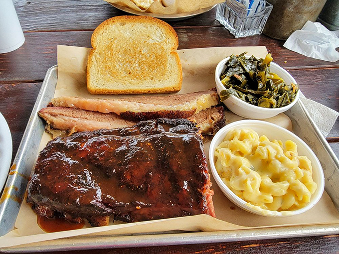 When you can't decide between ribs and brisket, The Pig & Pint says, "Why choose?" The mac and cheese isn't playing a supporting role&mdash;it's co-starring.
