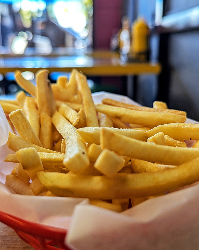 Golden fries that achieve that mythical balance&mdash;crispy exterior, fluffy interior. The supporting actor that deserves an Oscar.