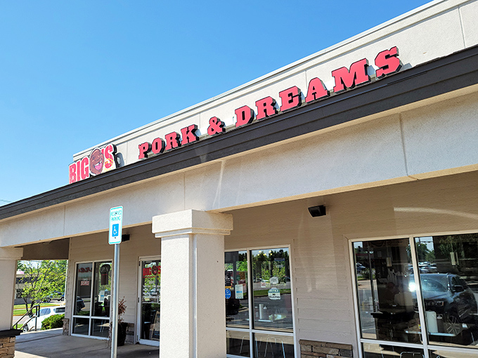 Big O's storefront is as straightforward as its name&mdash;no gimmicks needed when your pork game is this strong.