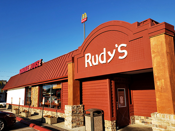 Rudy's bold red exterior is like a barbecue stop sign &ndash; you'd be crazy to drive past without stopping.