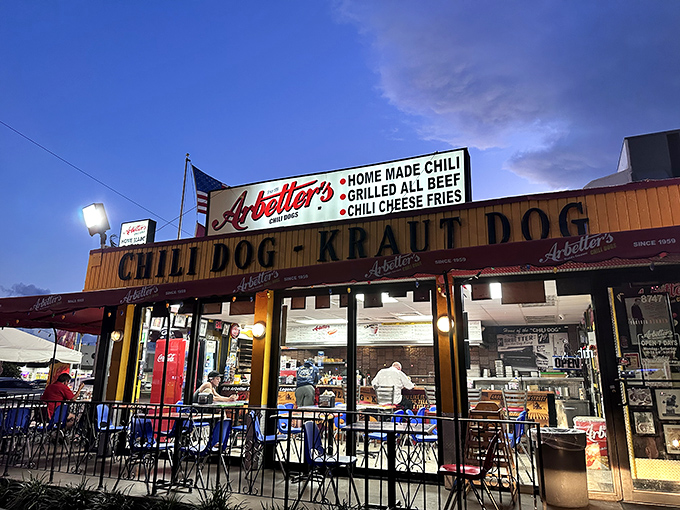 When a building proudly announces "CHILI DOG - KRAUT DOG" in giant letters, you know you're in for an honest-to-goodness treat.