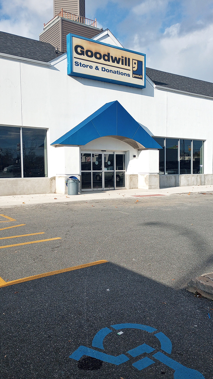 Behind these doors: acres of possibilities organized by color and category. Kirkwood Highway's monument to the "one person's trash" philosophy.