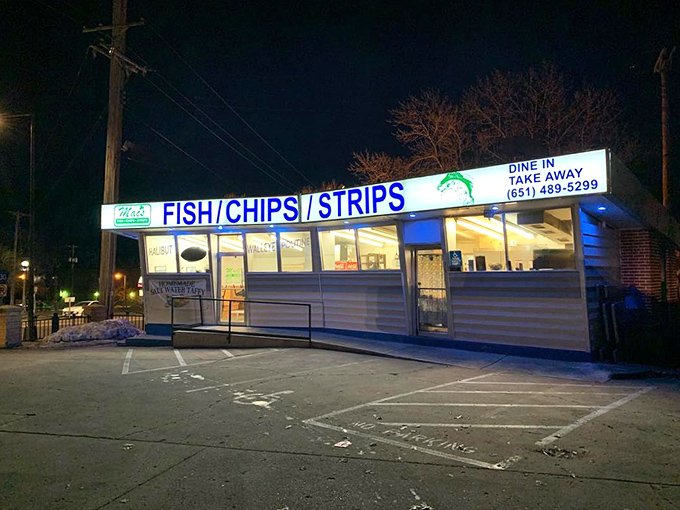 Mac's unassuming white building houses seafood treasures that locals have been lining up for since before "foodie" was even a word.