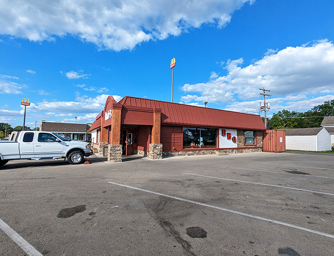 That classic roadside restaurant look at Rudy's brings back memories of family road trips and finger-licking good meals.