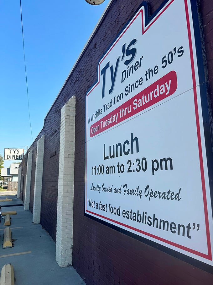 "Not a fast food establishment" &ndash; four words that should be music to any serious eater's ears.