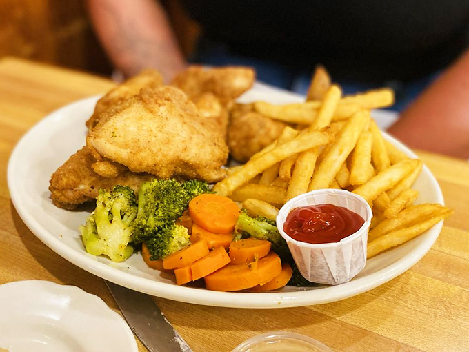 Fried chicken that would make your grandmother both jealous and proud. Crispy outside, juicy inside&mdash;the textbook definition of doing it right.