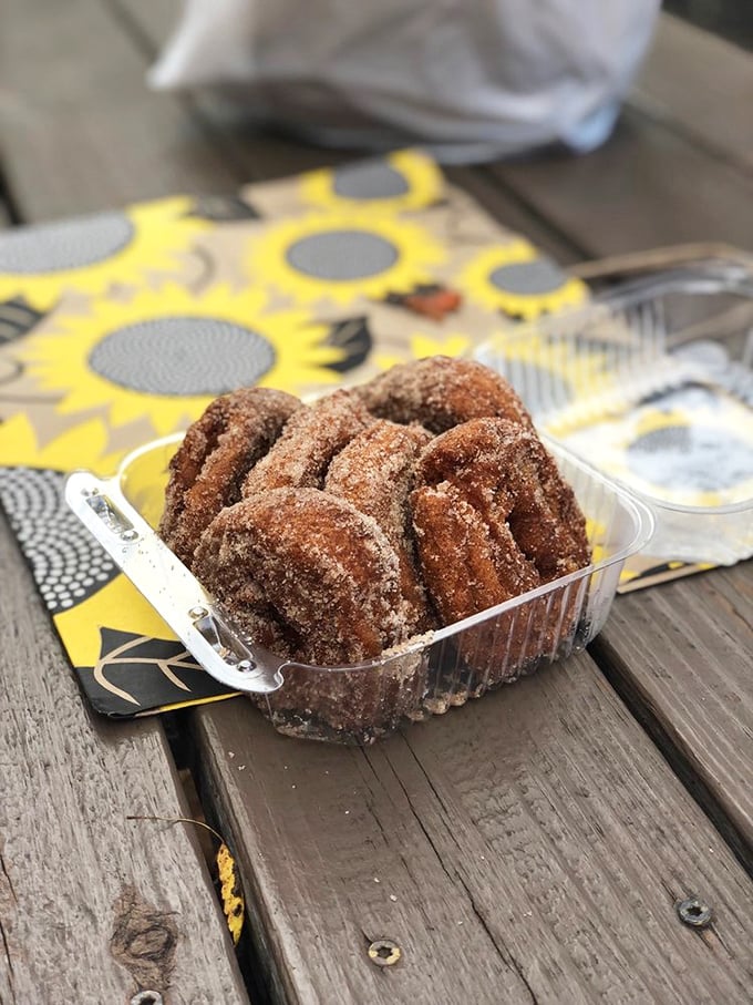 Cinnamon-sugar donuts that make people involuntarily close their eyes when biting in. The Apple House has caused more food moans than an Italian grandmother's Sunday dinner.