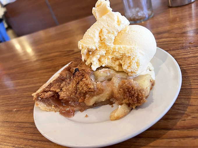 Dutch apple pie &agrave; la mode: where warm spiced apples meet cold vanilla ice cream in a relationship more perfect than any Hollywood romance.
