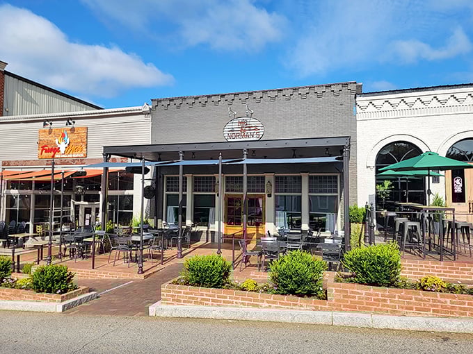 Outdoor dining in Senoia isn't just a meal &ndash; it's theater. These brick patios host countless conversations over locally-inspired dishes and cold Georgia brews.