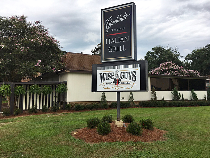 Gambino's Italian Grill and Wise Guys Piano Lounge offers a double feature of pasta and performances&mdash;the Gulf Coast's answer to a Manhattan supper club.