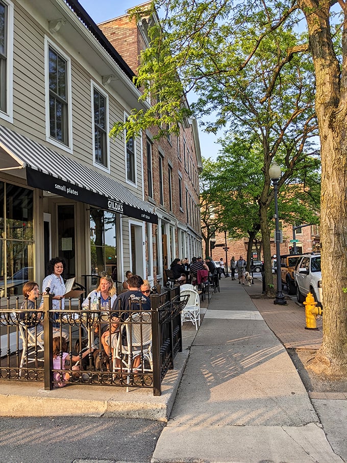 Waterfront homes where each window frames that million-dollar lake panorama. Architectural eye candy with unbeatable water features included at no extra charge.