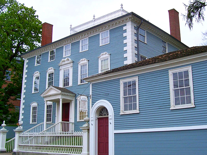 The Moffatt-Ladd House's striking blue exterior and grand entrance remind us that in colonial times, paint color was the original status symbol.