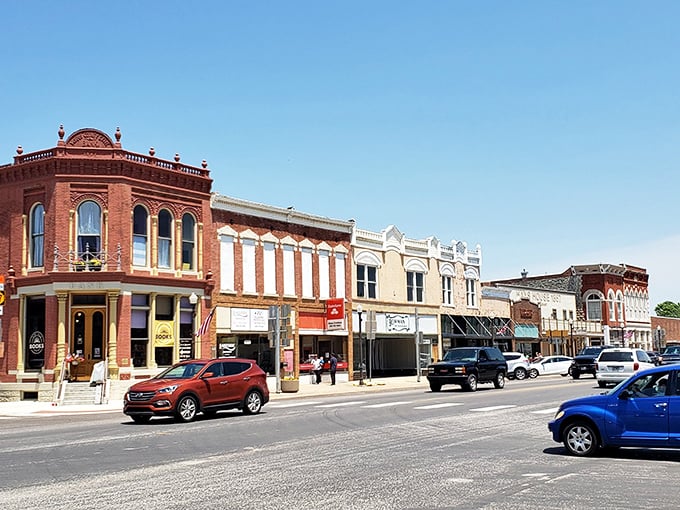 Neosho Street offers that perfect small-town vista where you half expect Andy Griffith to stroll by whistling the theme song to Mayberry.
