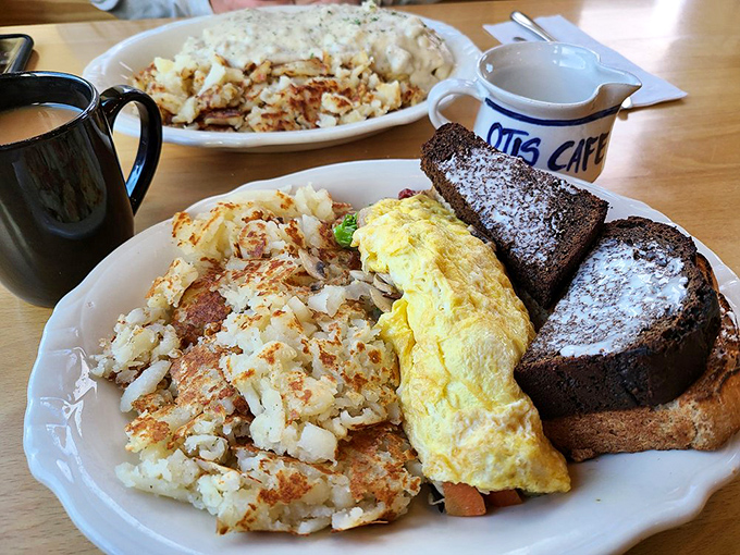 When hashbrowns achieve that perfect crisp-tender paradox, you know you're somewhere special. This breakfast plate is Oregon's version of a morning symphony.