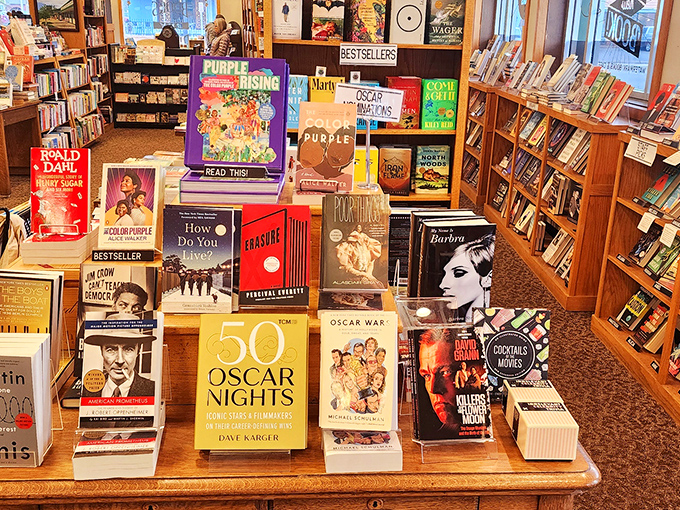 Oscar Night in book form&mdash;where film buffs can say "I read it before I saw it" and actually mean it.