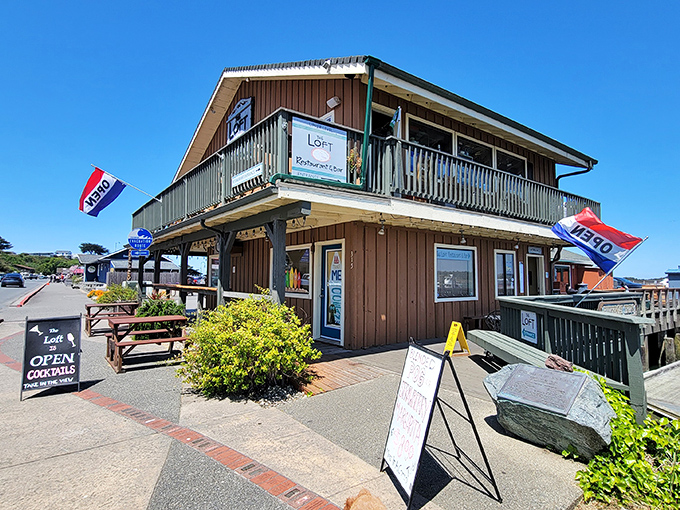 The Loft Restaurant serves up coastal vibes with a side of "why don't we live here?" contemplation for every visitor. 