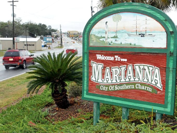 City of Southern Charm isn't just marketing speak&mdash;this welcome sign promises hospitality warmer than Florida asphalt in August.