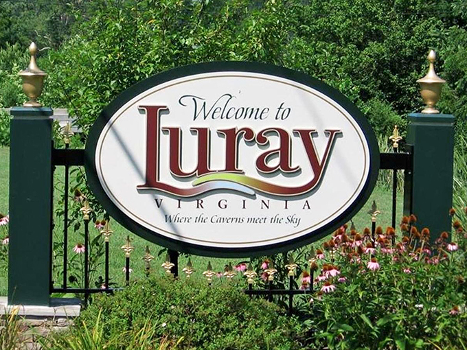 "Where the Caverns meet the Sky"&mdash;Luray's welcome sign promises exactly what the town delivers: underground wonders and heavenly views.