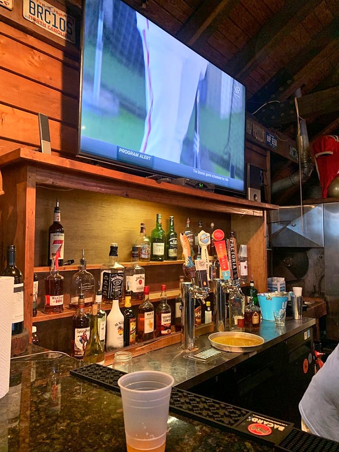 The bar at Skipper's doesn't need mixologists with waxed mustaches&mdash;just cold drinks served without pretense after a day in the Georgia sun.