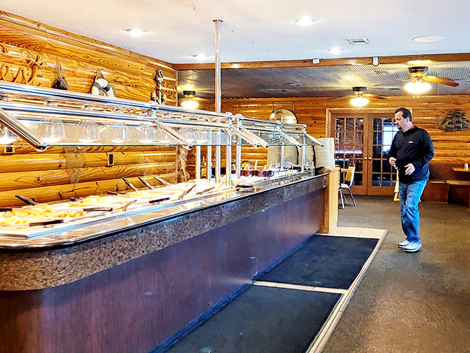 The salad bar offers a fresh counterpoint to all that glorious fried goodness. Balance in all things, even indulgence.