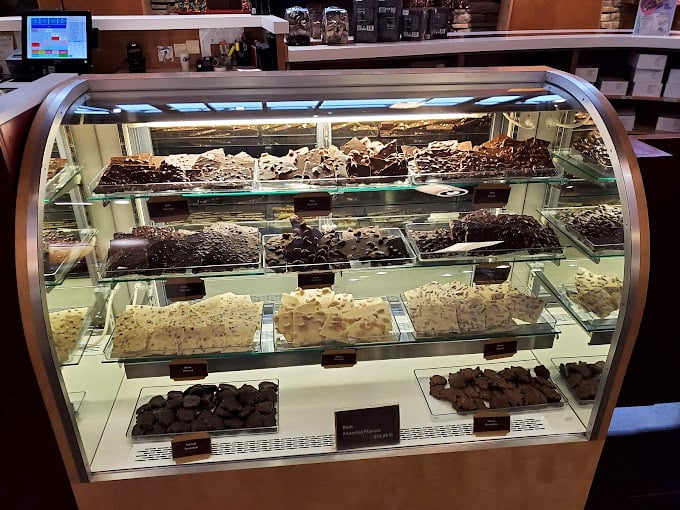 Chocolate bark so beautiful it deserves its own forest preserve. Tree huggers and chocolate lovers unite!