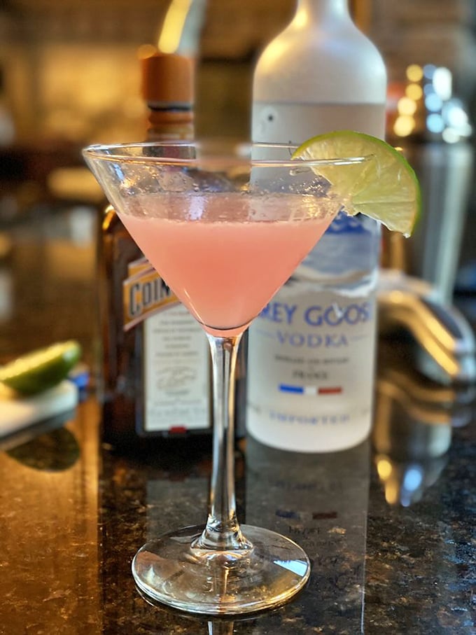 A cosmopolitan that brings Manhattan sophistication to mountain country—proof that cocktail culture thrives even in rustic settings.