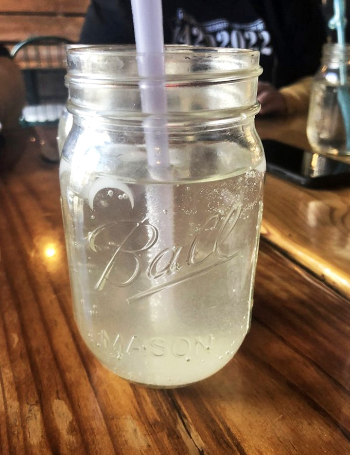 Even the water comes with a side of nostalgia in these Mason jars. Somehow, everything tastes better when served with this much thoughtful charm.