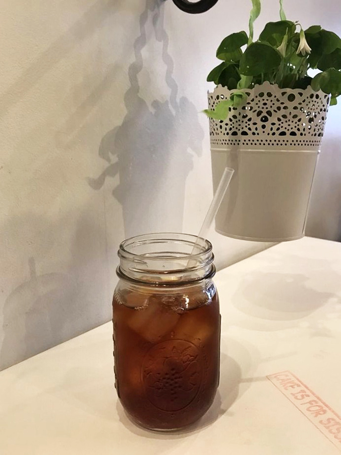 Cold brew served in a Mason jar—simple, unpretentious, and perfect. In a world of complicated coffee concoctions, this is refreshingly straightforward caffeine therapy.