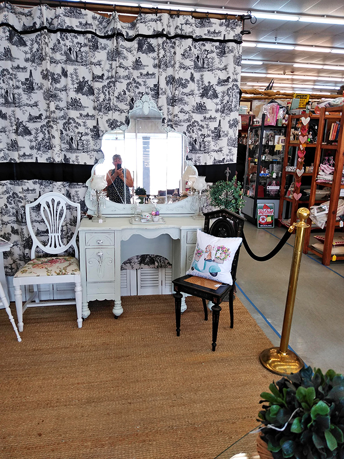 A vanity fit for Golden Age Hollywood, where you could powder your nose while plotting world domination. Elegance never goes out of style.