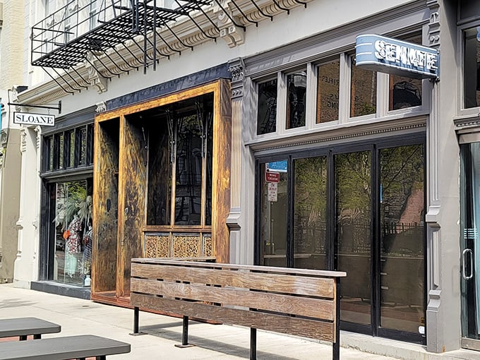 Senate's sophisticated exterior hints that these aren't your ballpark franks &ndash; they've gone to graduate school and come back worldly.