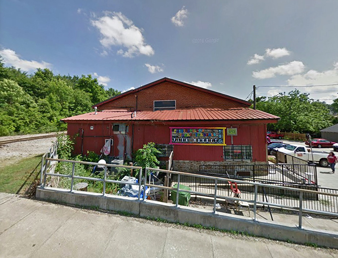 Those "No Large Handbags" signs aren't being fussy&mdash;they're just making room for all the treasures you'll carry out.