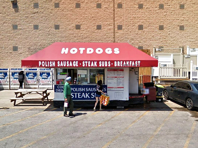This unassuming red-canopied stand might not look like much, but MUSA's loyal customers know that food truck aesthetics often hide gourmet treasures.