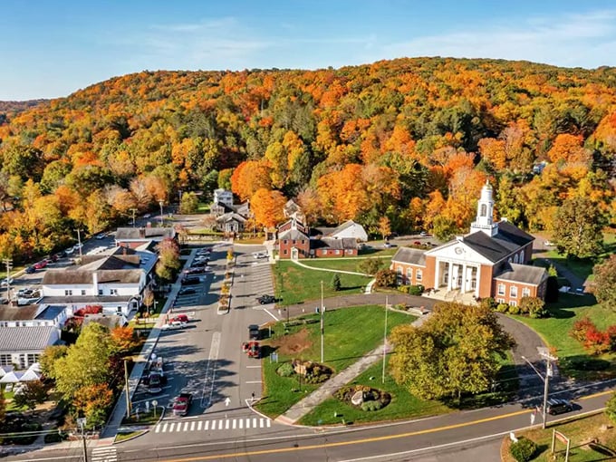 Autumn in Washington paints the hills with colors so vibrant you'll swear Mother Nature hired a Hollywood special effects team.