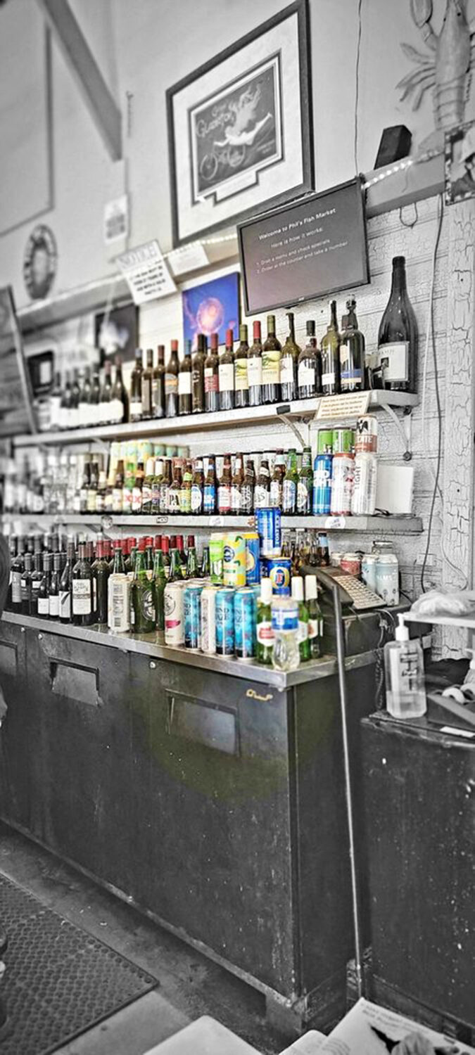 The bar at Phil's offers liquid courage for those intimidated by cracking whole crabs in public. Wine, beer, and spirits&mdash;pick your seafood's perfect partner.