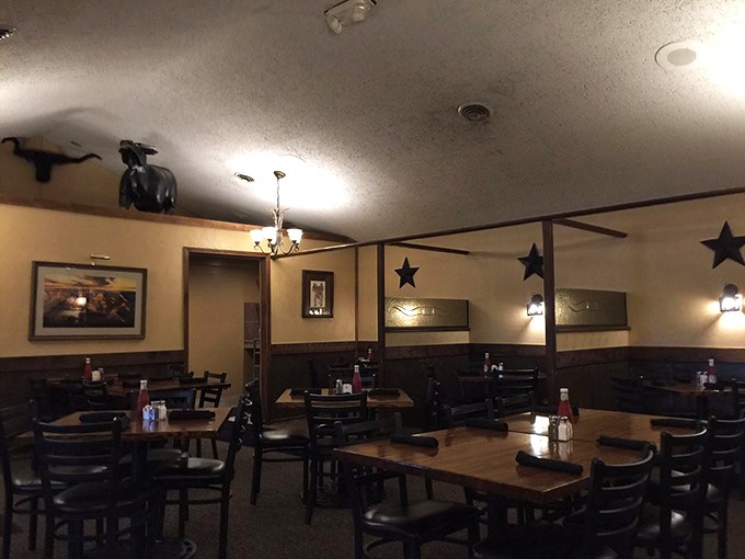 Star-spangled simplicity defines the dining room where generations of Missourians have celebrated life's moments over exceptional steaks.