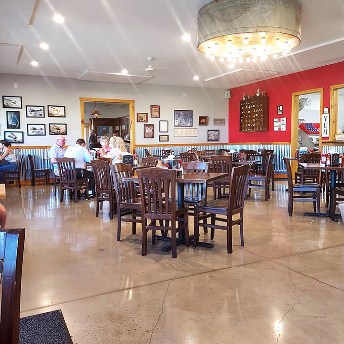 The dining room's aviation-themed d&eacute;cor reminds you that at Pik N Pig, your taste buds aren't the only things that'll be soaring.