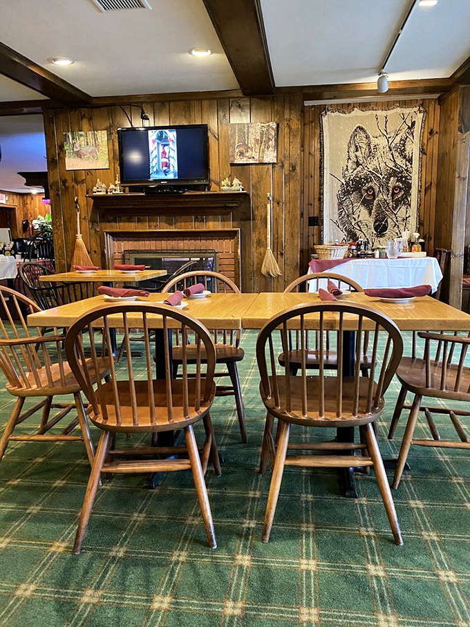 A fireplace in the dining room says, "Stay awhile, there's no rush." Pennsylvania hospitality in architectural form.