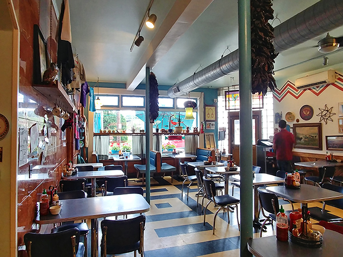 Checkerboard floors and southwestern d&eacute;cor transport you from Missouri to New Mexico faster than any airplane possibly could.