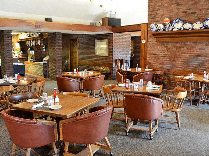 The dining room feels like it hasn't changed since Reagan was president, and that's precisely why we love it. Comfort never goes out of style.