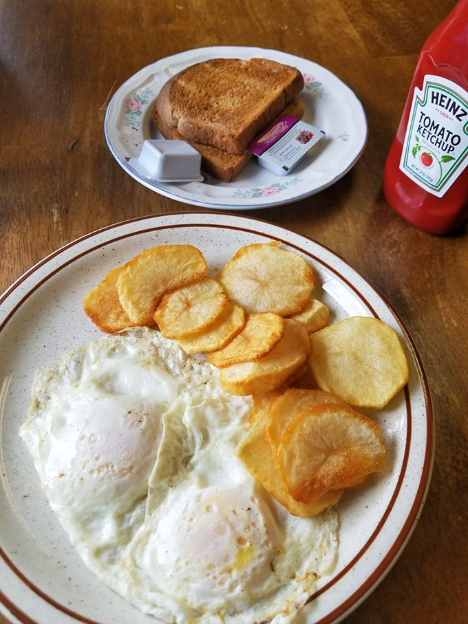 Two eggs and golden home fries with perfectly browned toast&mdash;sometimes the classics are classics for a reason. Simplicity that speaks volumes.