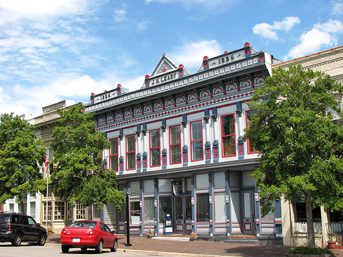 The ornate 1932 facade of this historic building showcases the kind of architectural showmanship they just don't teach in design school anymore.