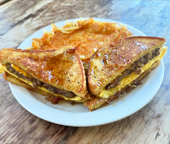 French toast that decided "regular" wasn't enough and transformed into a sandwich worthy of breakfast royalty.