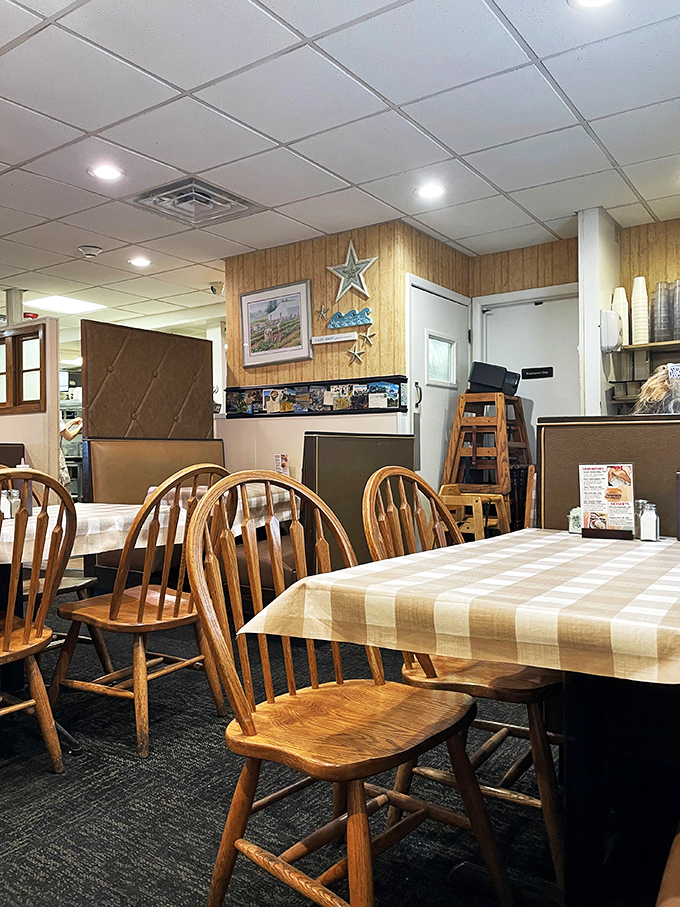 Wood paneling, ceiling fans, and Windsor chairs create that timeless diner atmosphere where calories simply don't count.