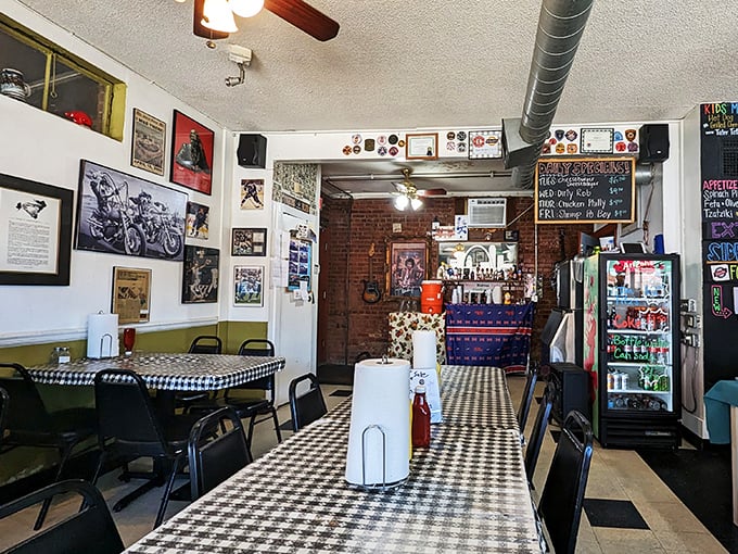 The wall decorations tell stories while ceiling fans keep things cool &ndash; exactly the kind of place where food memories are made and calories don't count.