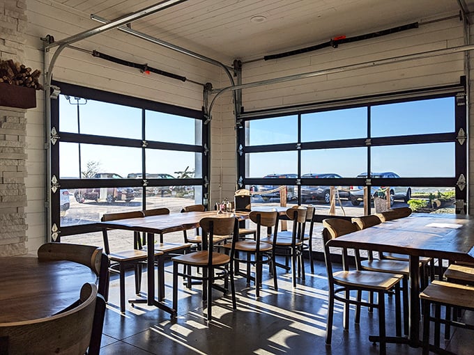 Garage doors that roll up to let the lake breeze in&mdash;because fresh air and fresh fish are natural companions.