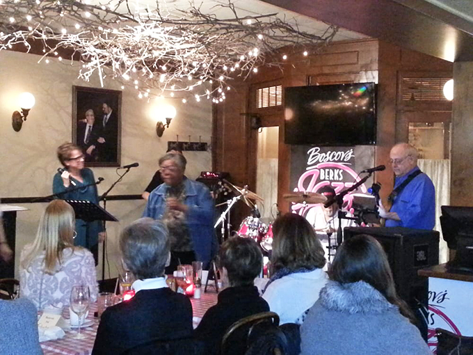 Live music transforms dinner into an event, where tapping toes and nodding heads become part of the dining choreography.