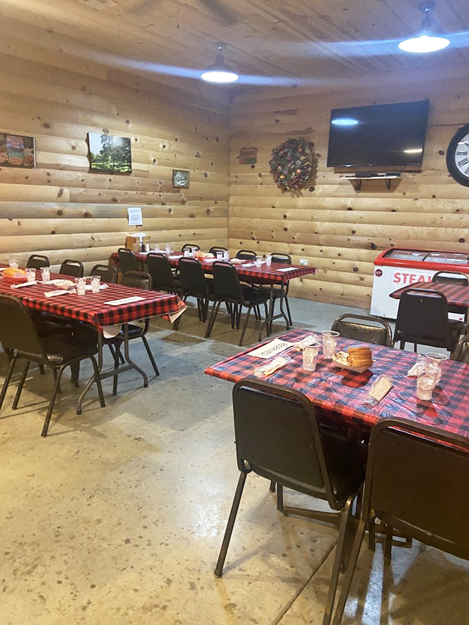 Red checkered tablecloths and knotty pine walls create the ambiance even fancy restaurants try to fake. This is the real deal, folks.