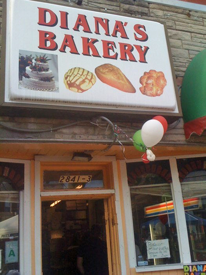 The original sign proudly displays Diana's specialties. Like a delicious billboard from heaven, it's been guiding hungry souls for years.