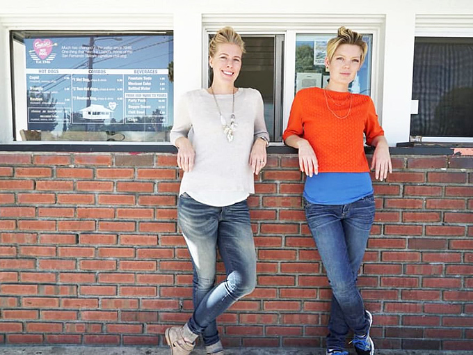 The outdoor dining area at Cupid's &ndash; where picnic tables become thrones for hot dog royalty under the California sun.