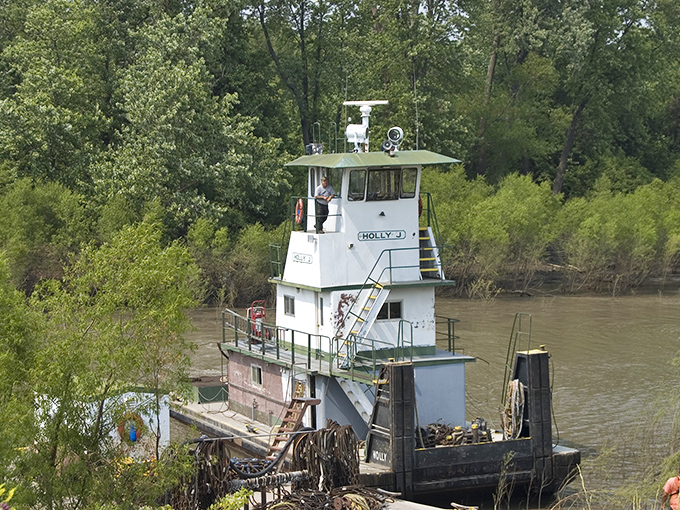 Even the working vessels along the Mississippi have stories to tell, with the Holly J representing the river's continuing importance to commerce.